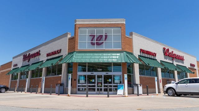 Walgreens en route to closing hundreds—maybe thousands—of stores ...