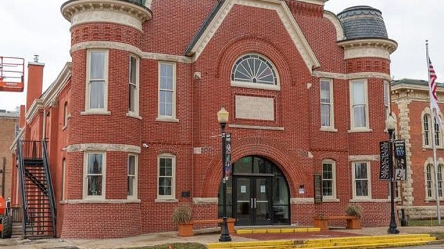 Valparaiso takes control of Memorial Opera House – Inside INdiana Business