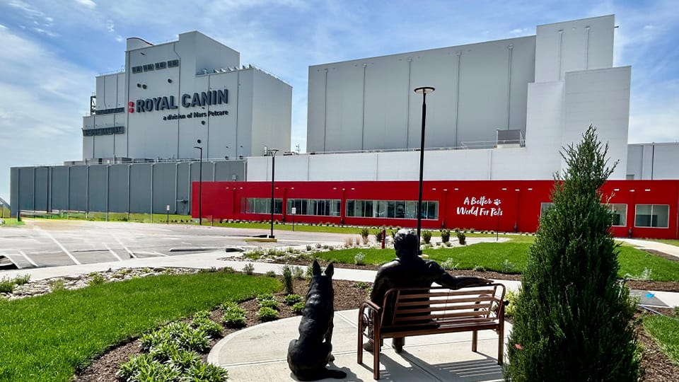 Mars opens $450 million manufacturing facility near Indiana border ...