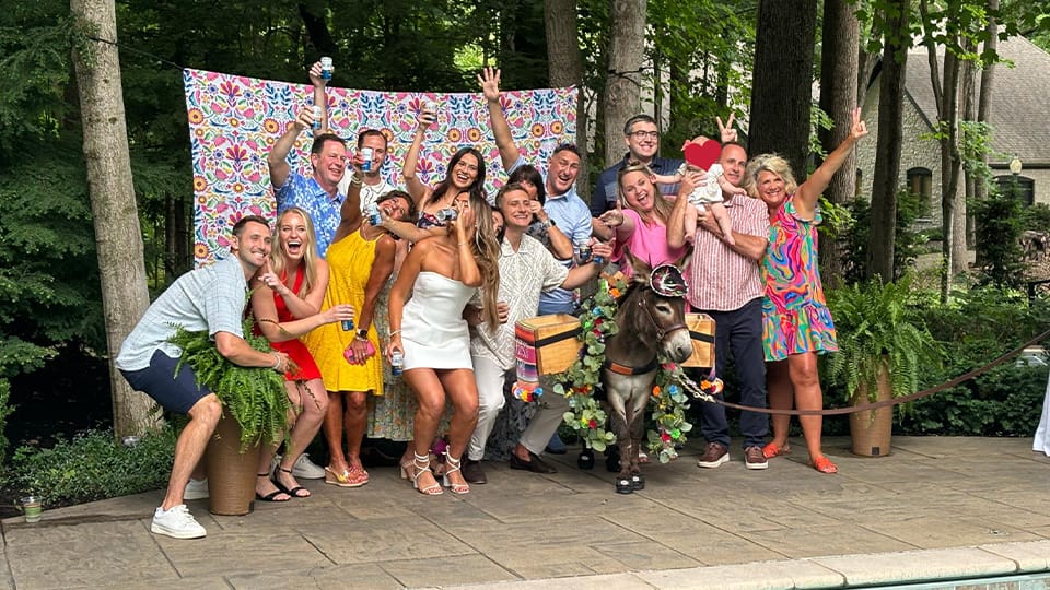 Need a bartender? The Spiked Lil’ Burro delivers drinks, delight in ...